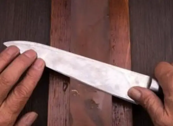 Which Direction To Sharpen a Knife? - SelectSafety.net