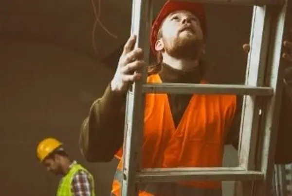 How High Can Aluminum Ladders Reach Safely? – SelectSafety.net