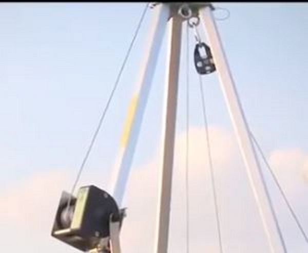 Setting Up a Tripod for Fall Protection – SelectSafety.net